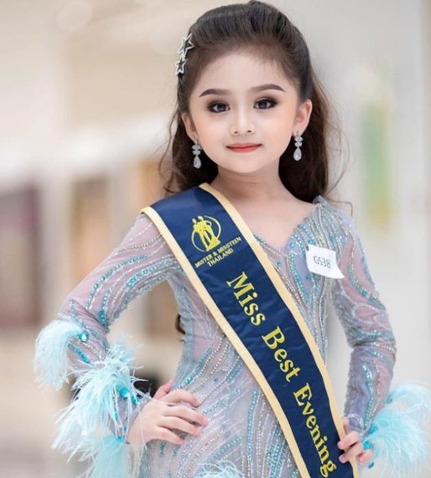 La fille qui a remporté le concours de beauté pour petits n’a pas été ...